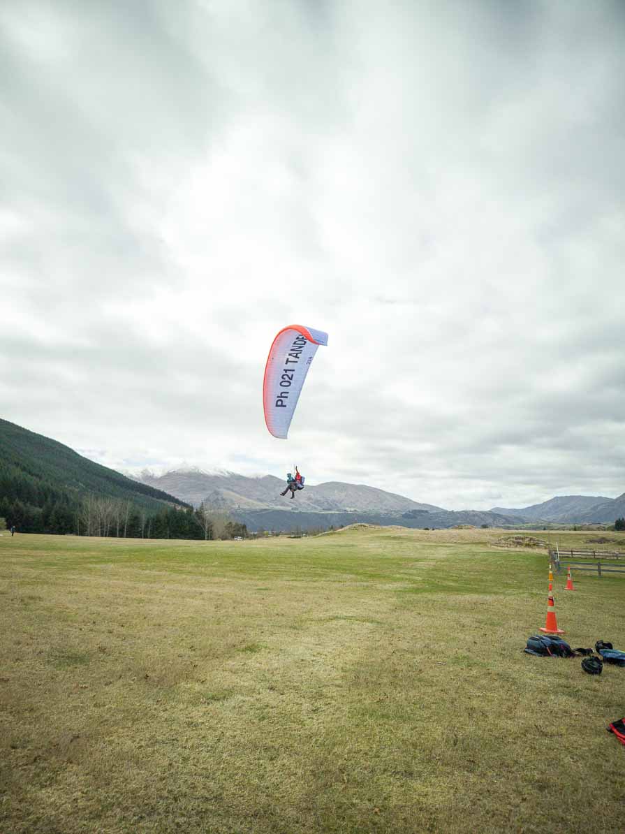 Best Paragliding in Queenstown: Coronet Peak Tandems – Finding Alexx
