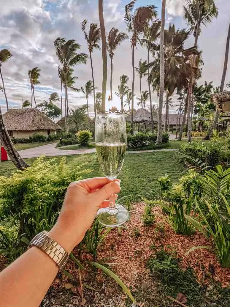 Outrigger Fiji Beach Resort Review – Finding Alexx