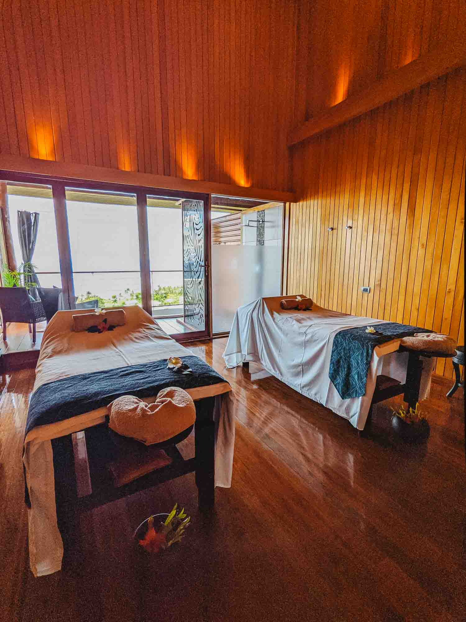 Outrigger Fiji Beach Resort Review – Finding Alexx