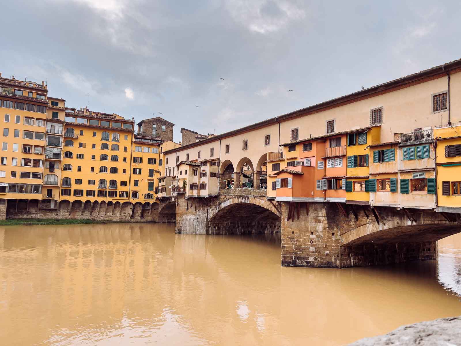 Checking in to Yellowsquare Hostel in Florence – Finding Alexx