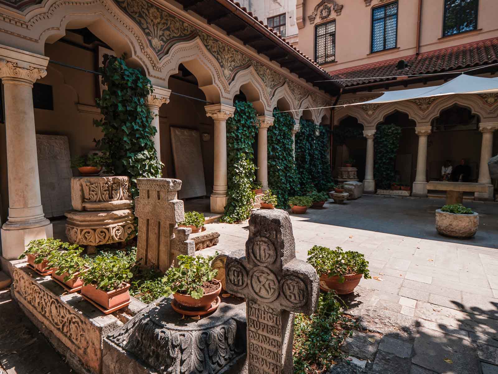 Ultimate Bucharest city break: 1, 2 or 3 days in Bucharest